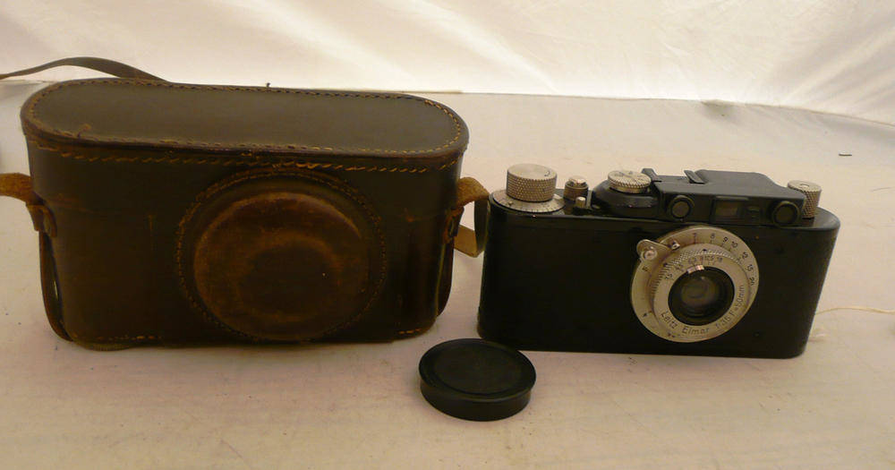 Lot 1129 - A Leica II Camera No.83238, in black, circa