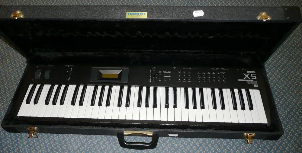 Lot 240 - A Korg X5 Synthesiser, thirty-six key