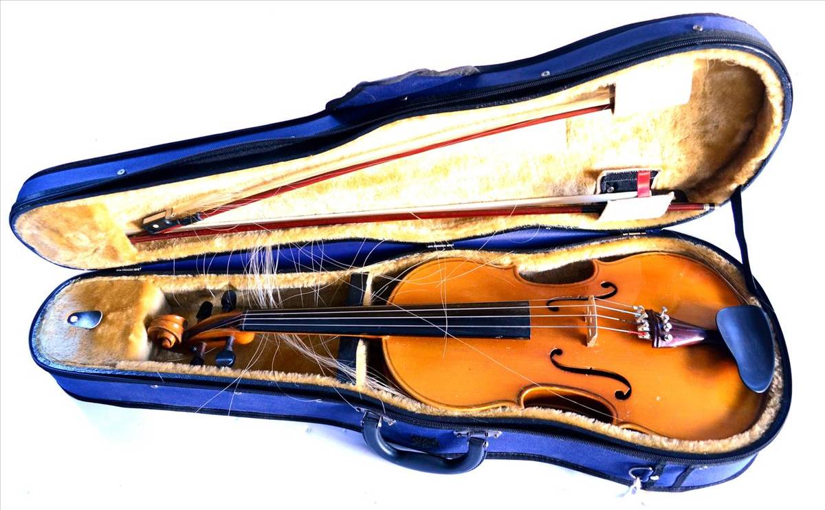 Lot 2030 - A 20th Century Czechoslovakian Viola, no