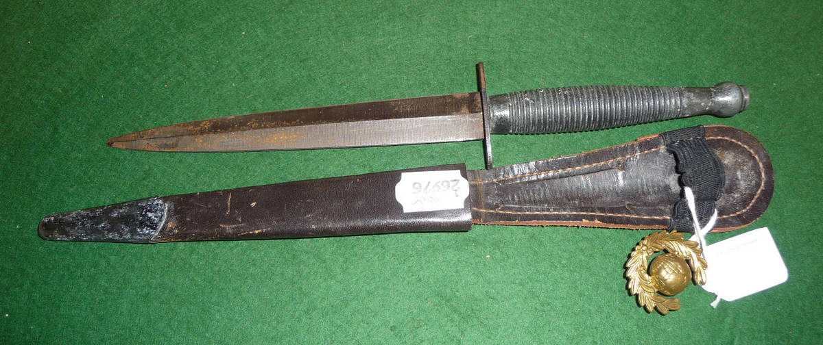 Lot 113 - A Third Pattern Commando Fighting Knife,