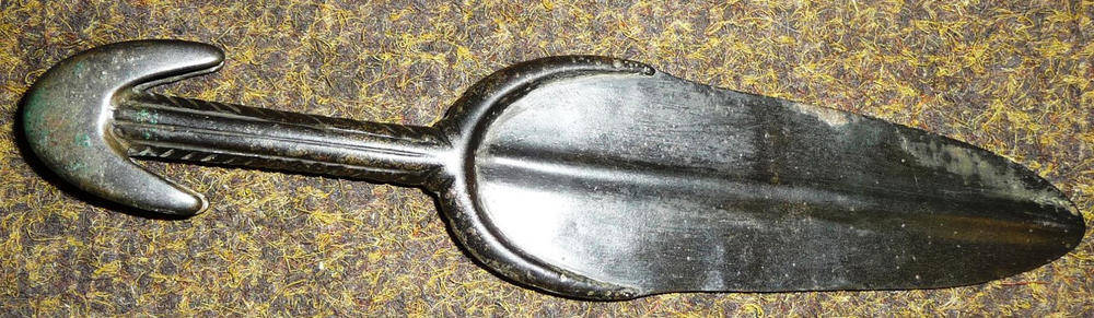 Lot 288 - An African Bronze Small Push Dagger, the