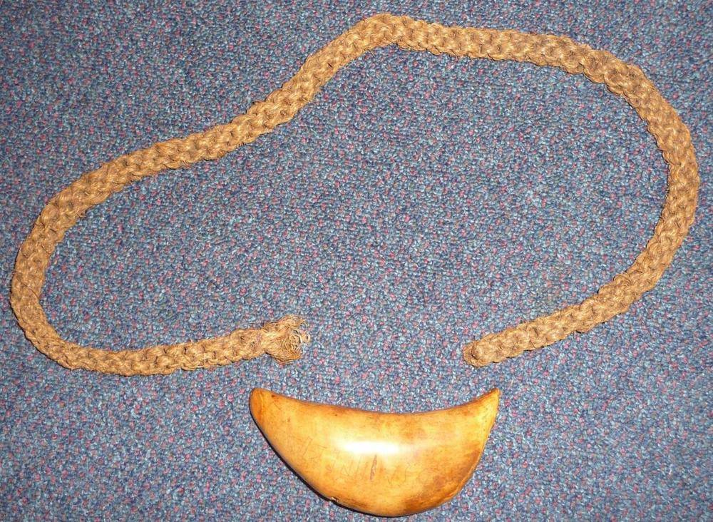 Lot 351 - A Late 19th/Early 20th Century Fijian Tabua