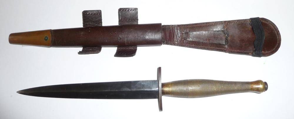 Lot 169 - A Second Pattern Commando/Fighting Knife,