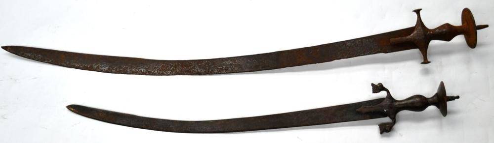 Lot 402 - A 19th Century Indian Talwar, with 80cm