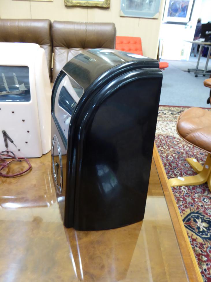Lot 1101 - A 1930s black bakelite cased Vitascope