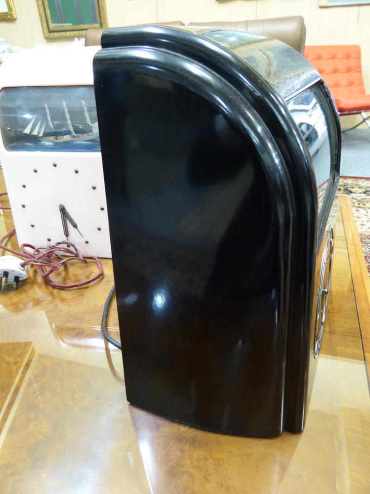 Lot 1101 - A 1930s black bakelite cased Vitascope