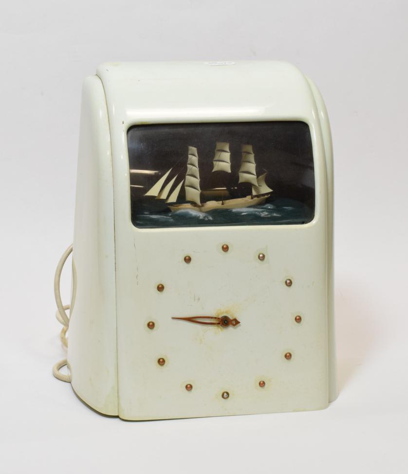 Lot 3147 - Vitascope pale green Bakelite with clock
