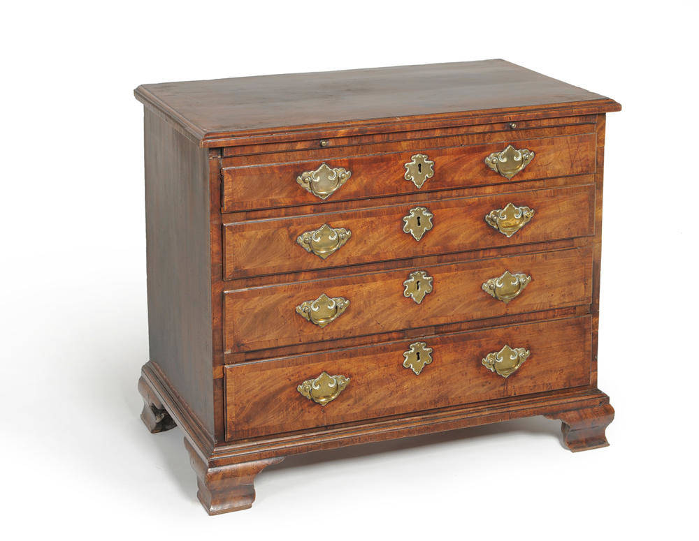 Lot 1211 - A George III Mahogany and Crossbanded