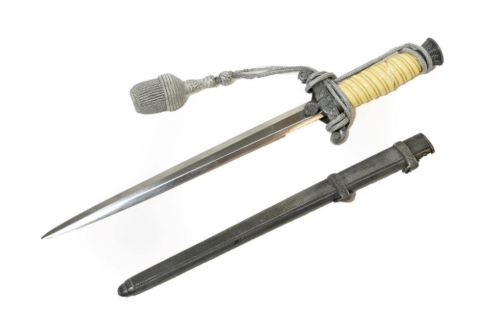 Lot 166 - A German Third Reich Army Dagger, the plain