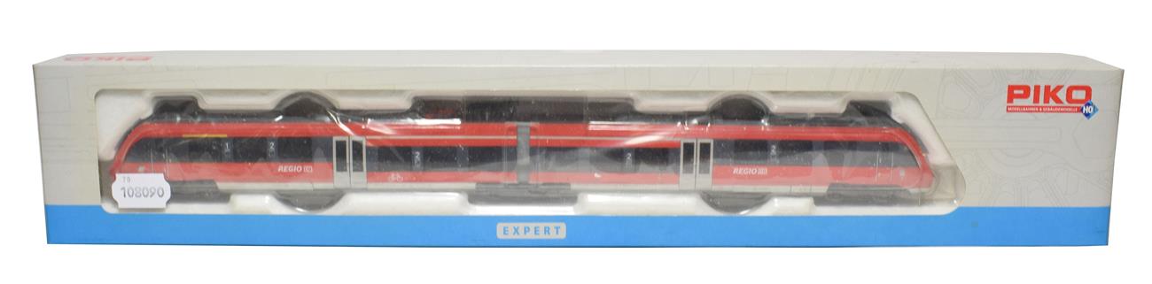 Lot 3335 - Piko HO 59502 Electric Articulated Railcar