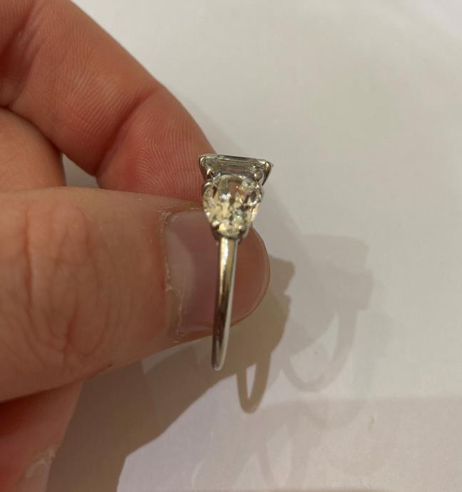 Lot 2271 - A Diamond Ring, the centre formed of a trio