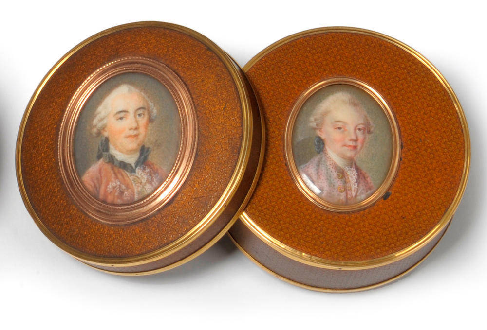 Lot 904 - An 18th Century French Snuff Box and Cover,